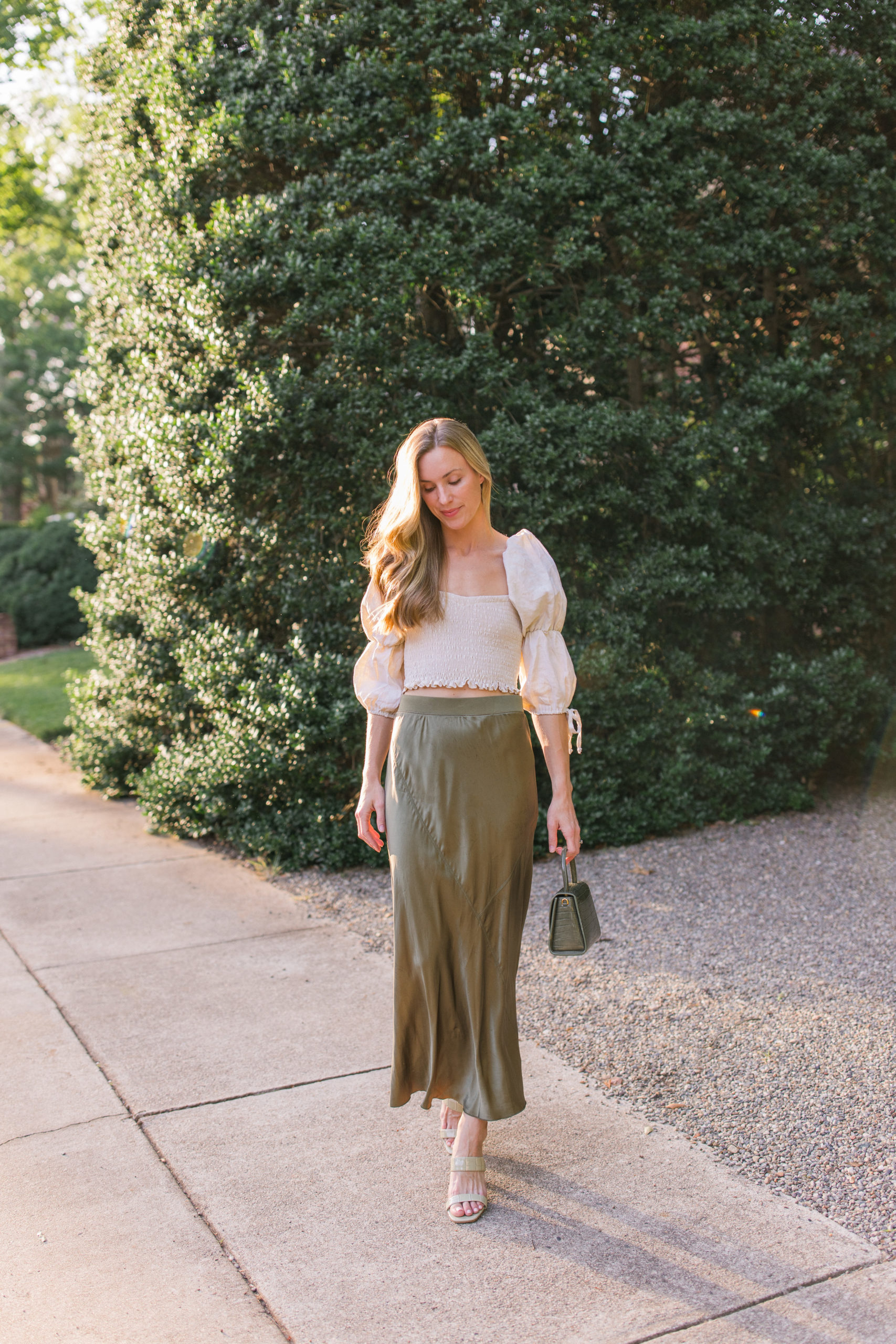 How to Wear Monochromatic Outfits (Definition & Tips) | Natalie Yerger