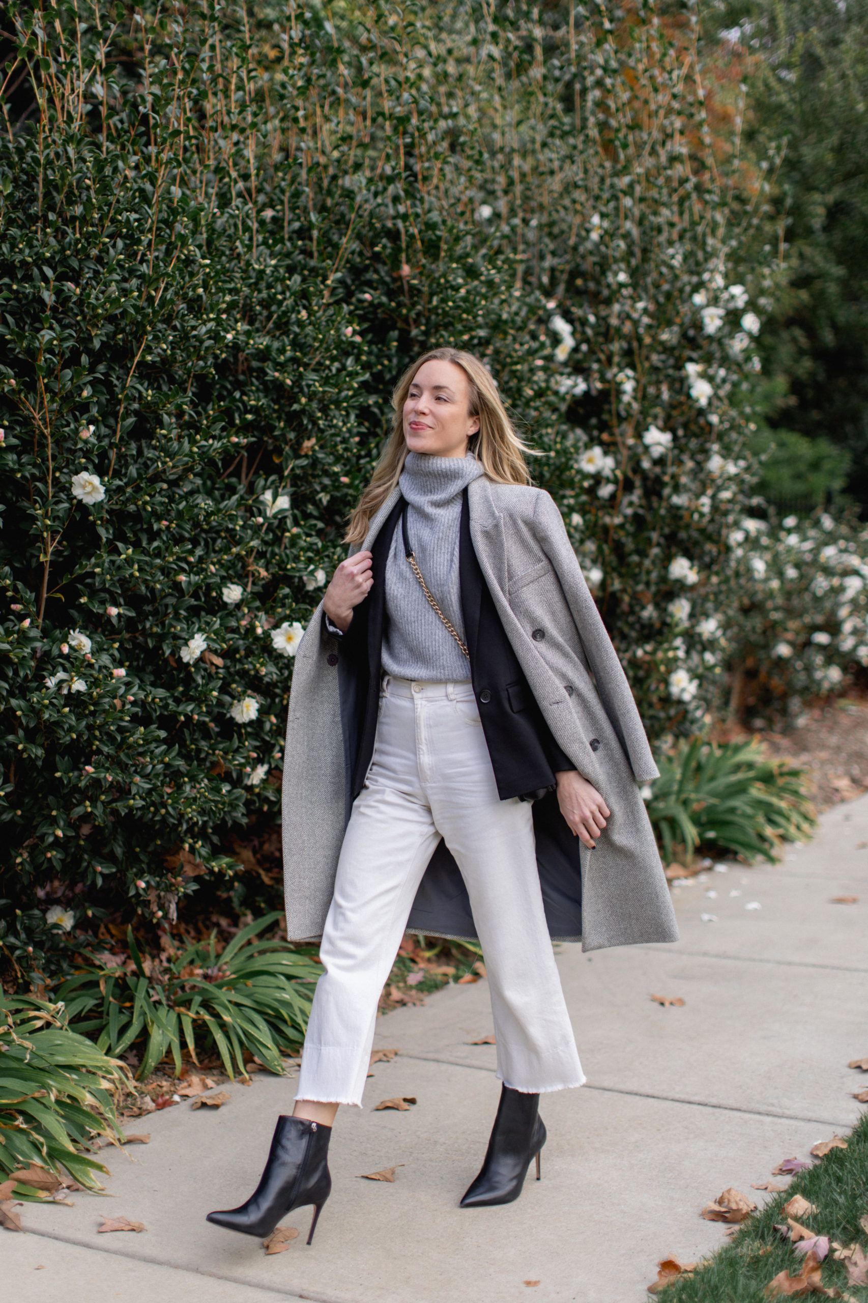 How to Master Layering Your Clothes Without Bulk | Natalie Yerger